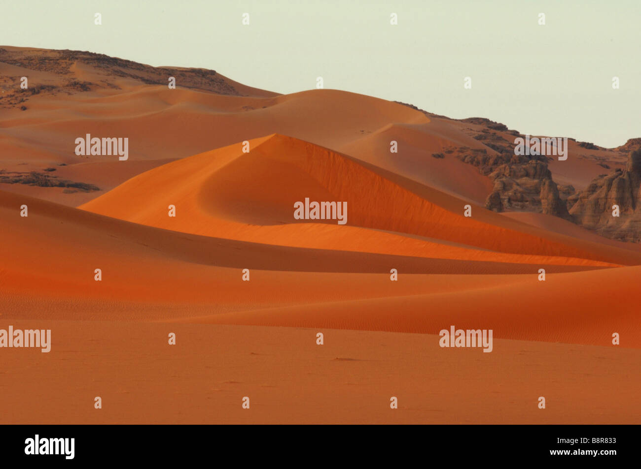 Barchan dunes sahara hi-res stock photography and images - Alamy