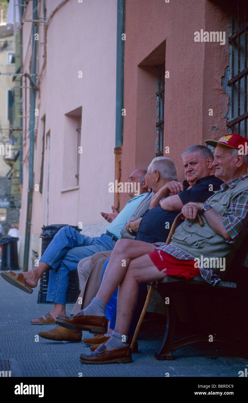Old Men sitting on a Bench Stock Photo - Alamy