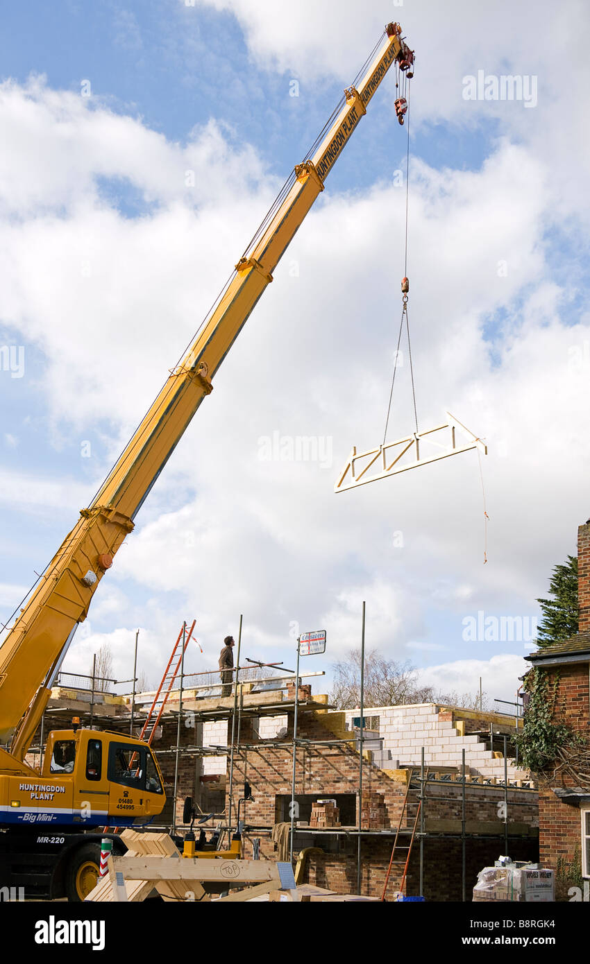 Roof truss lifting hi-res stock photography and images - Alamy
