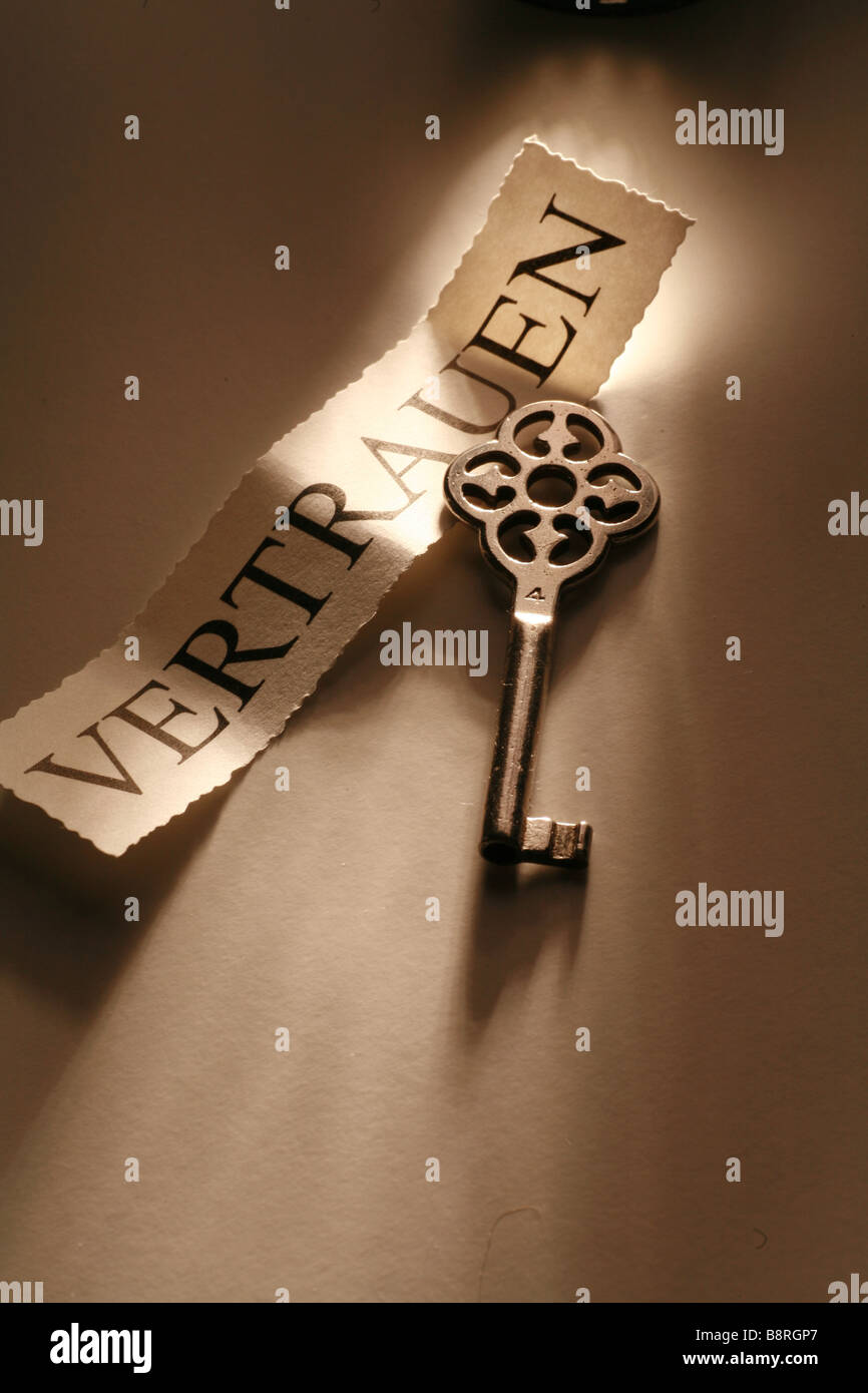 Picture of a symbolic key with notice Stock Photo - Alamy