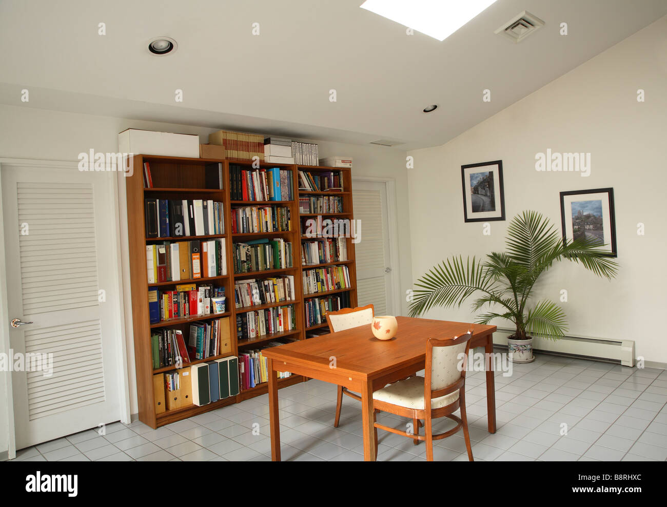 Contemporary library design hi-res stock photography and images - Alamy