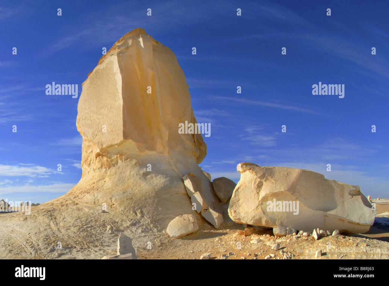 Mushroom rock formations white desert hi-res stock photography and ...