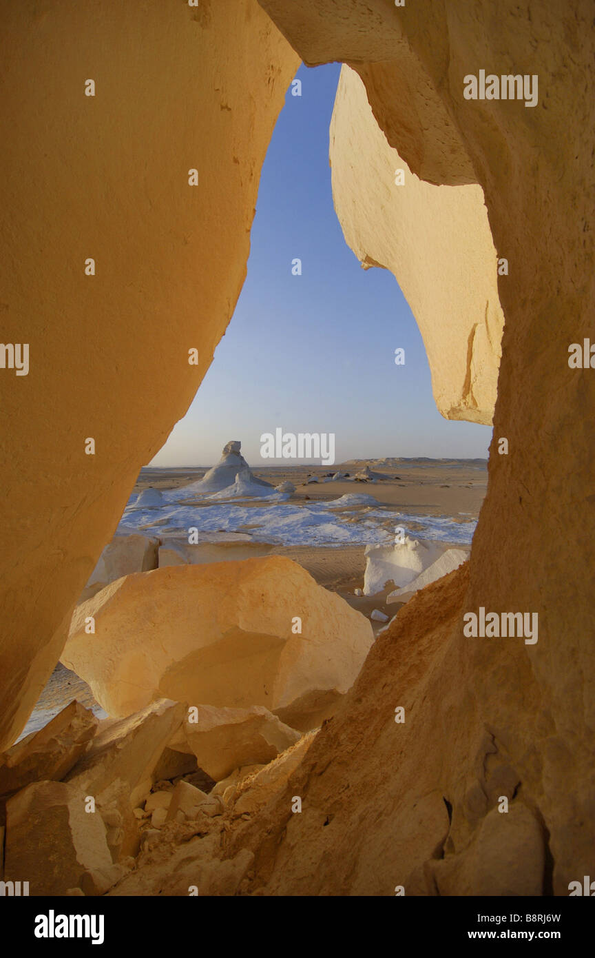 rock formation in the White Desert in evening light, Egypt, White ...