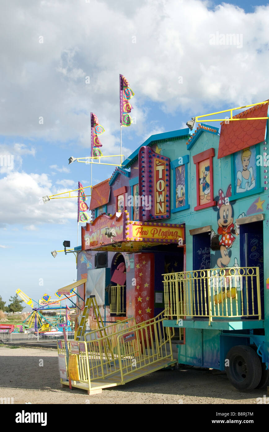 Fun house in a traveling carnival show Stock Photo - Alamy