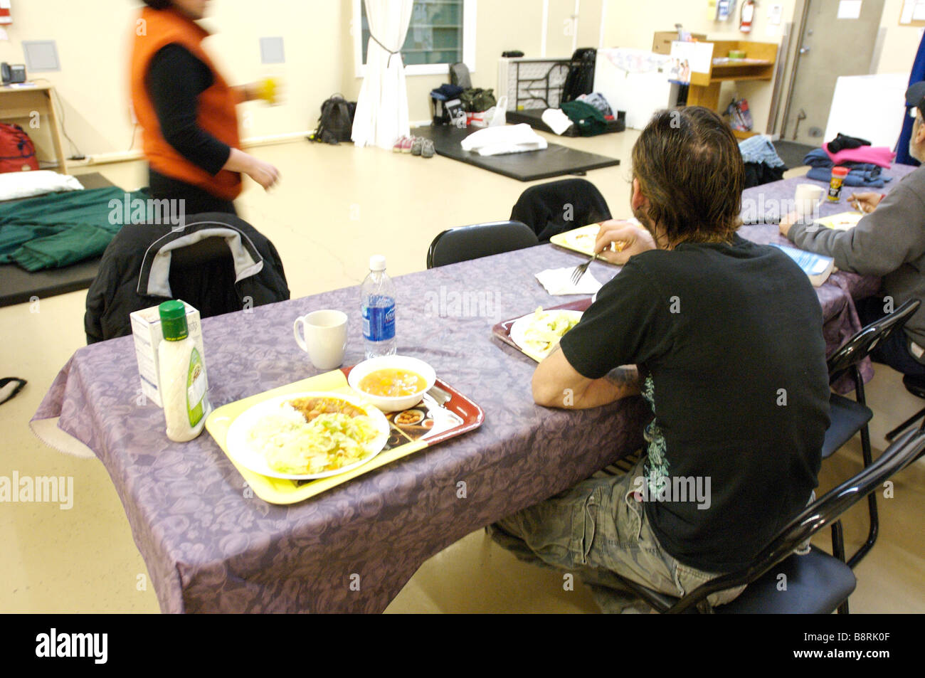 Homeless shelter hi-res stock photography and images - Alamy