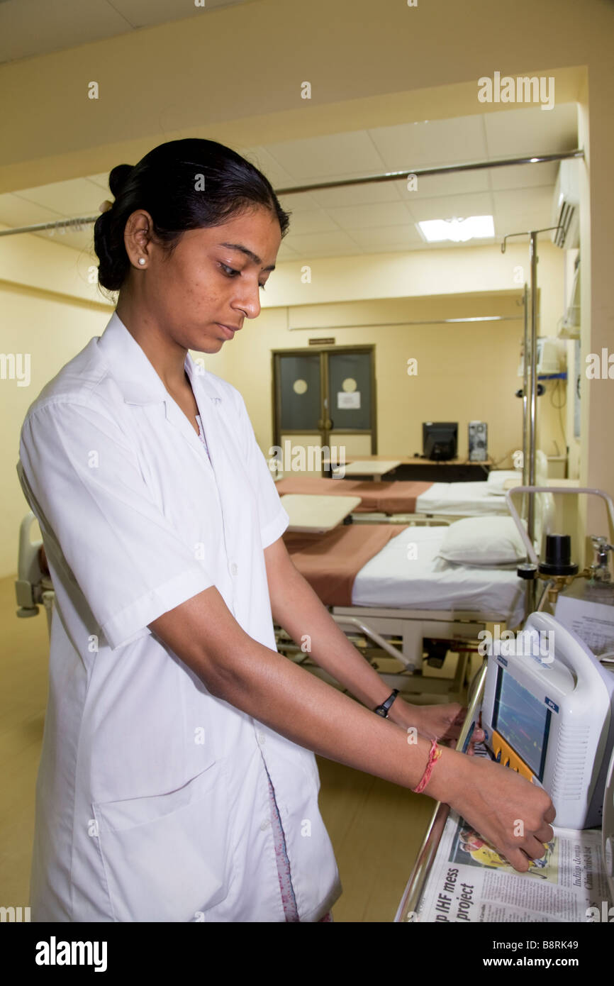 Icu Nurse Stock Photos & Icu Nurse Stock Images - Alamy