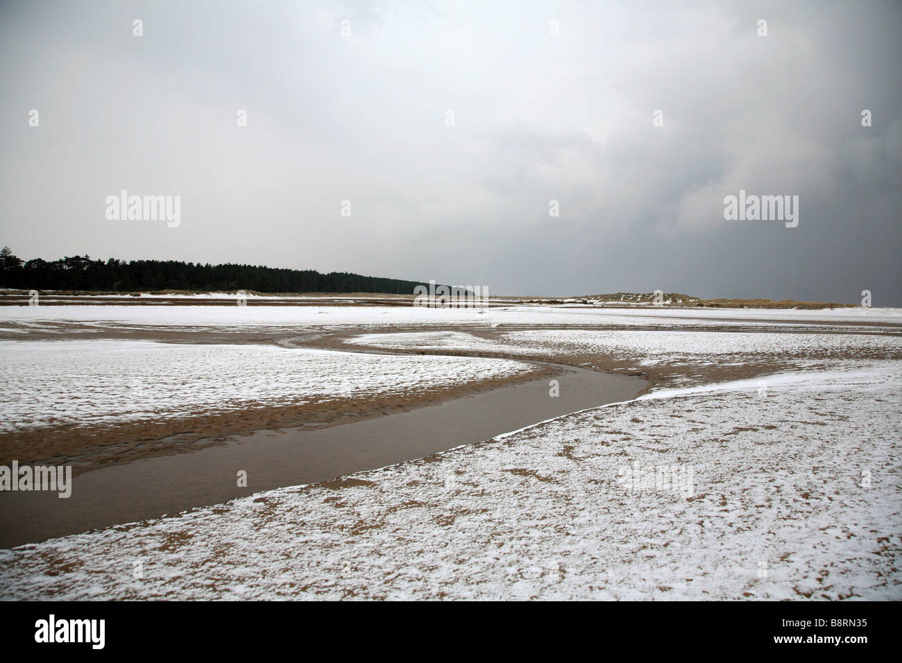 Snow covering the Open Sand of Holkham Bay Stock Photo - Alamy
