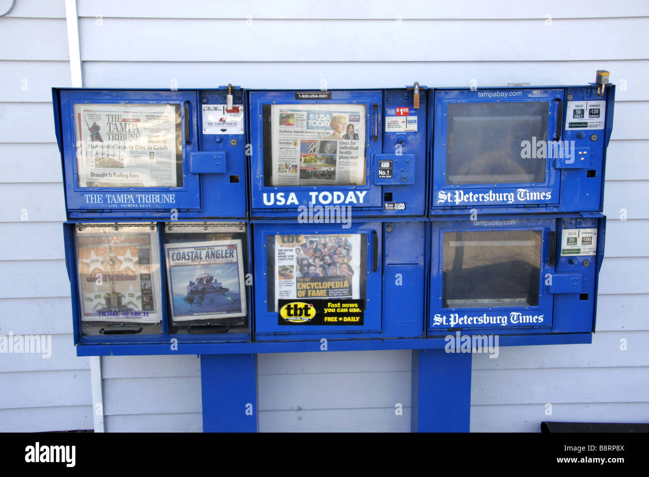 American newspaper dispensor Stock Photo - Alamy