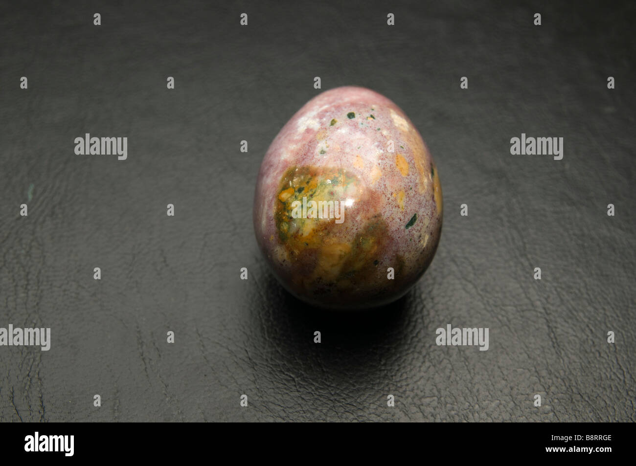 Egg egg shaped stone hi-res stock photography and images - Alamy