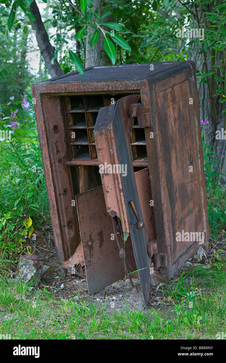 Antique safe and vault hi-res stock photography and images - Alamy