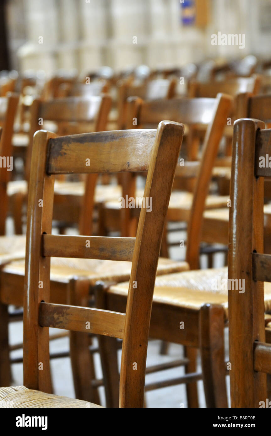 Empty church seats hi-res stock photography and images - Alamy