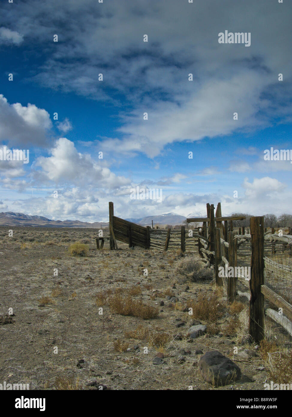 Tumbleweeds mountains hi-res stock photography and images - Alamy