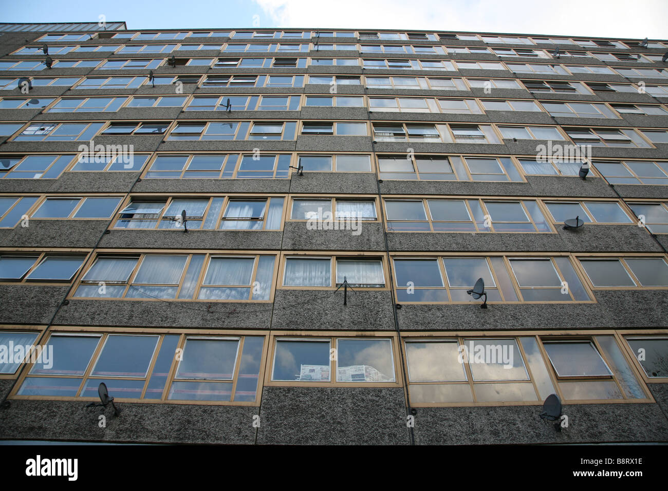 heygate estate building which is due for demolition, part of elephant ...