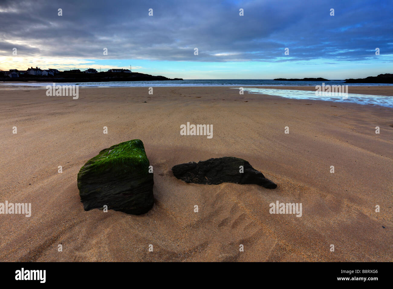 2 rocks on a beach Stock Photo - Alamy