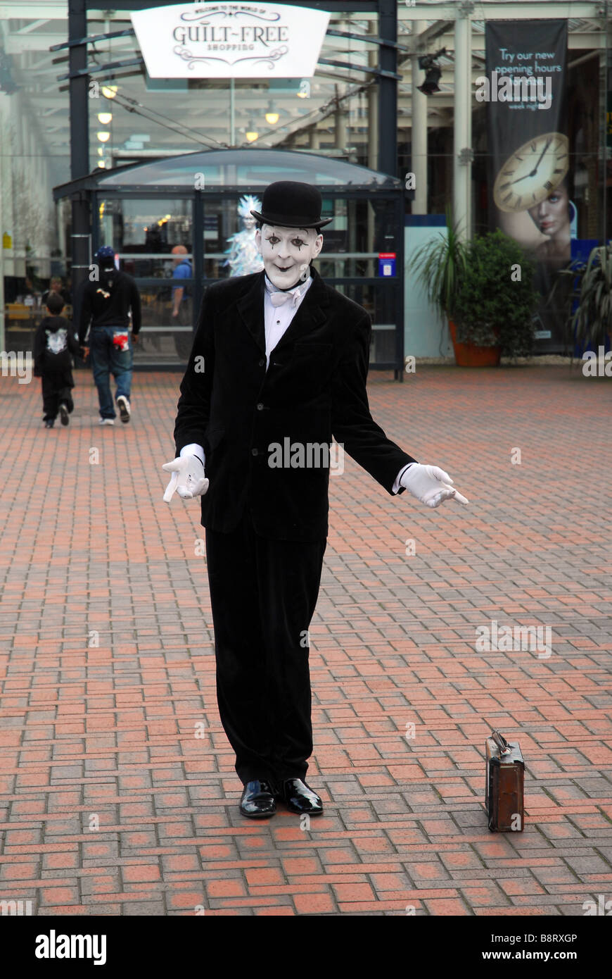A mime performance Stock Photo - Alamy