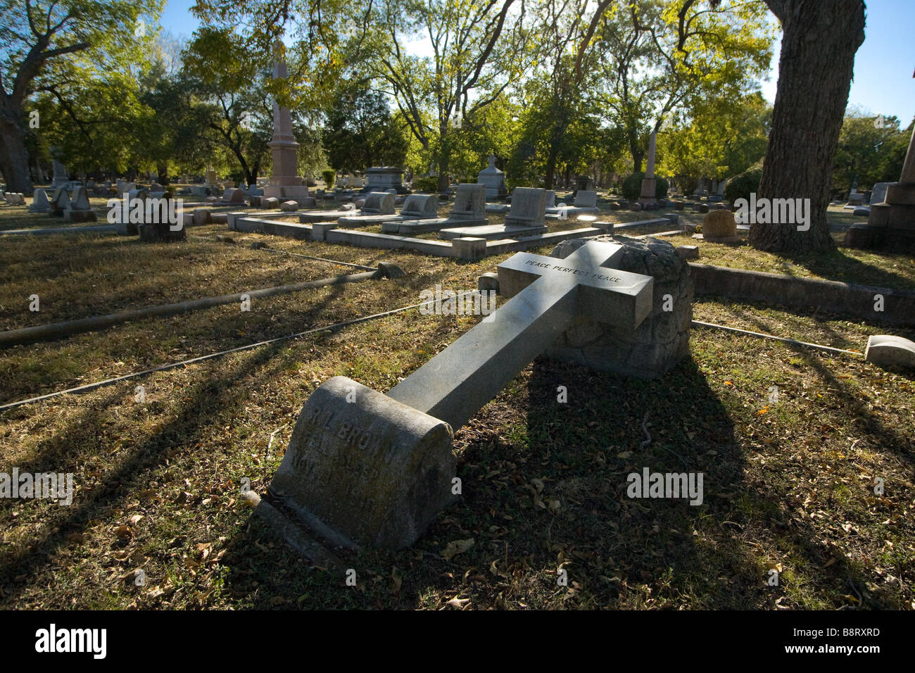 Oakwood cemetery hi-res stock photography and images - Alamy