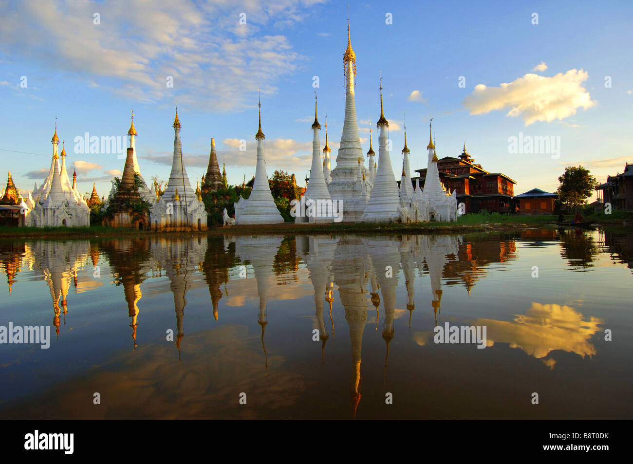 Rangoon burma memorial hi-res stock photography and images - Alamy