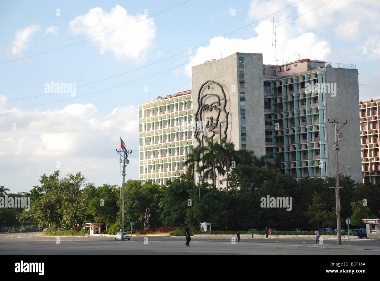 Che Guevara sculpture on building in Revolution Square Havana Cuba ...