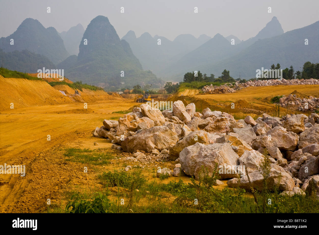 Urbanization near river hi-res stock photography and images - Alamy