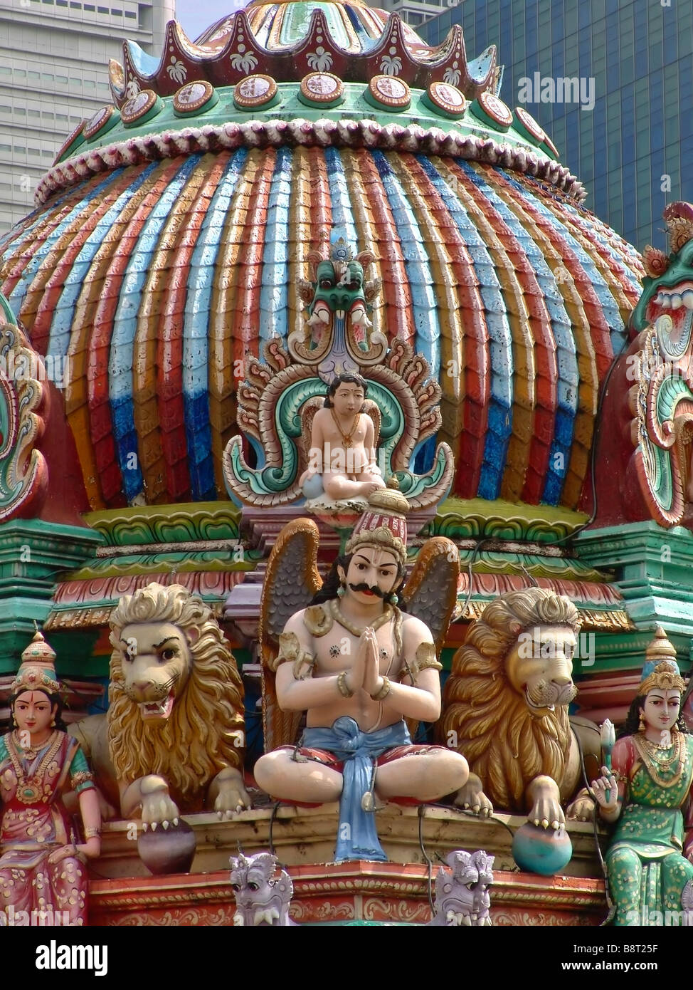roof detail of the Sri Mariamman Temple, Singapore Stock Photo - Alamy