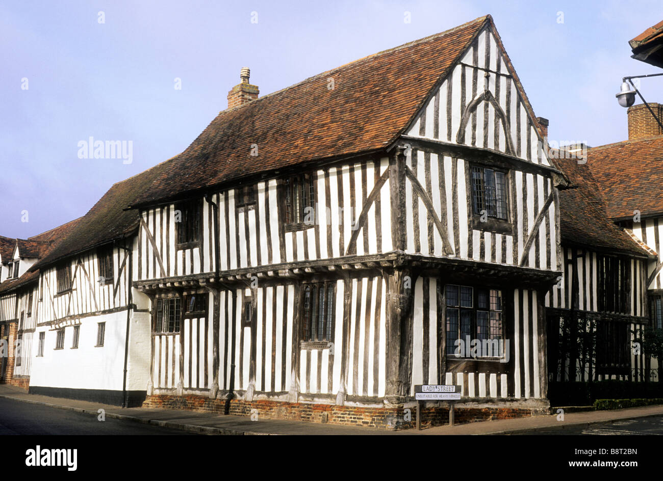 The black and white building hi-res stock photography and images - Alamy