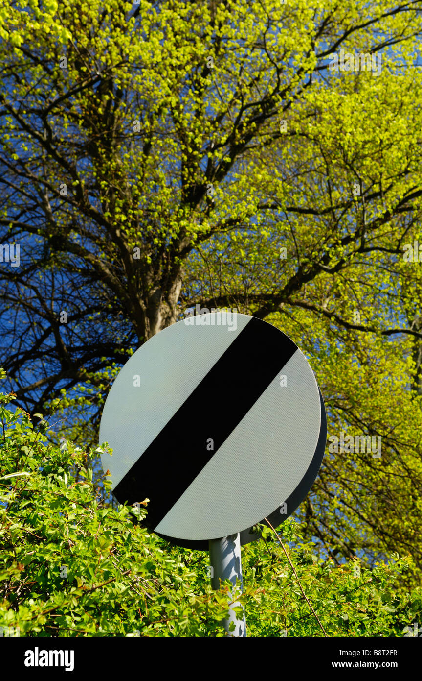 Speed limit road hi-res stock photography and images - Alamy