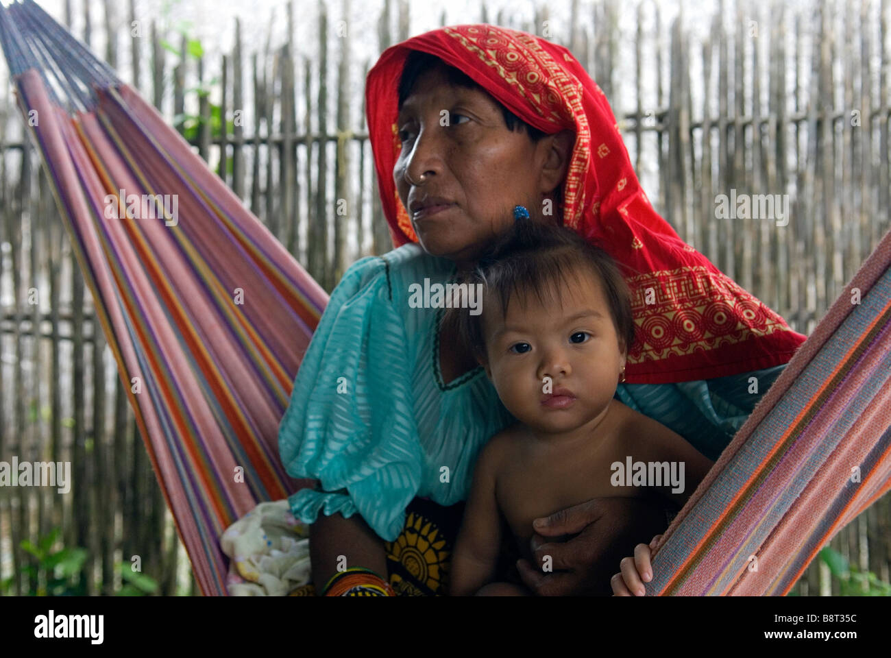 Kuna tribe hi-res stock photography and images - Alamy