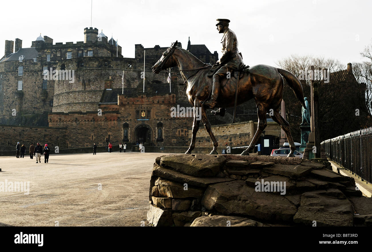 Castle esplanade edinburgh hi-res stock photography and images - Alamy