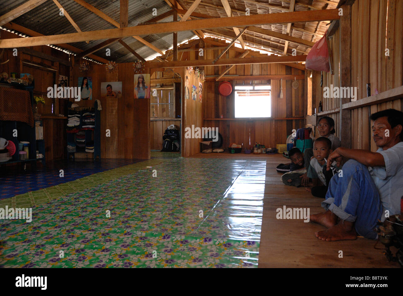 Suluk family inside house pulau hi-res stock photography and images - Alamy
