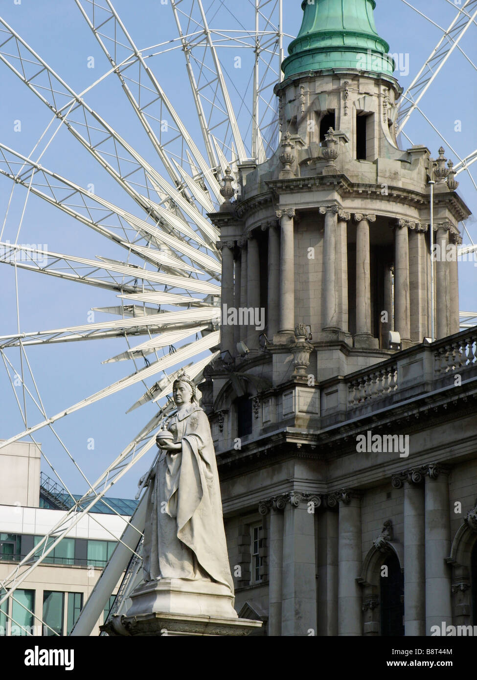 Belfast city hall statue queen hi-res stock photography and images - Alamy
