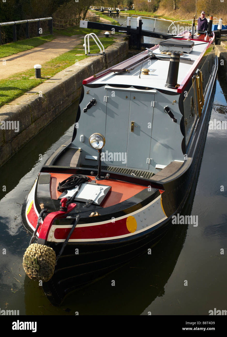 Rising in a lock hi-res stock photography and images - Alamy