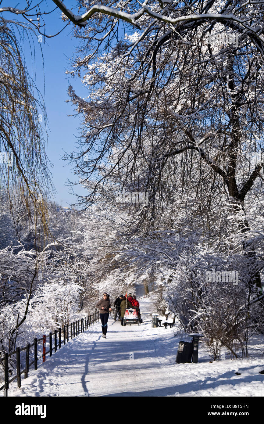 German capital snow hi-res stock photography and images - Alamy