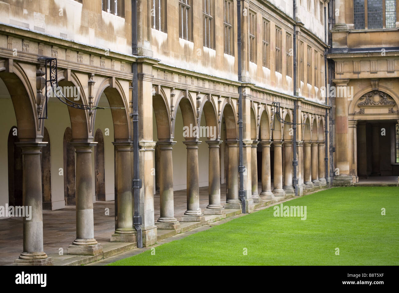 Trinity courtyard cambridge hi-res stock photography and images - Alamy