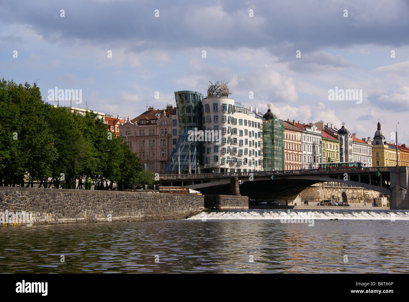 Czech prague dancing building hi-res stock photography and images - Alamy