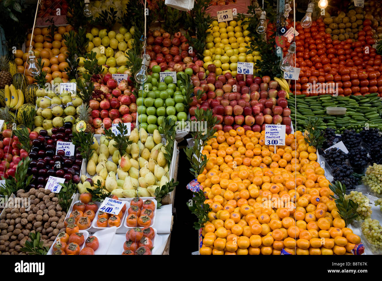 Fresh produce at the market of Kardikoy in Istanbul, Turkey Stock Photo ...