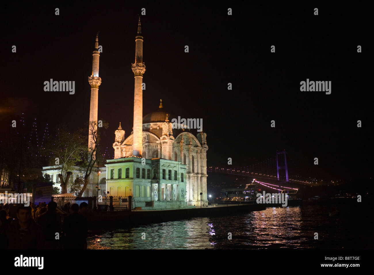 Ortakoy Mosque and Bosphorus bridge at night, Beksistas district ...