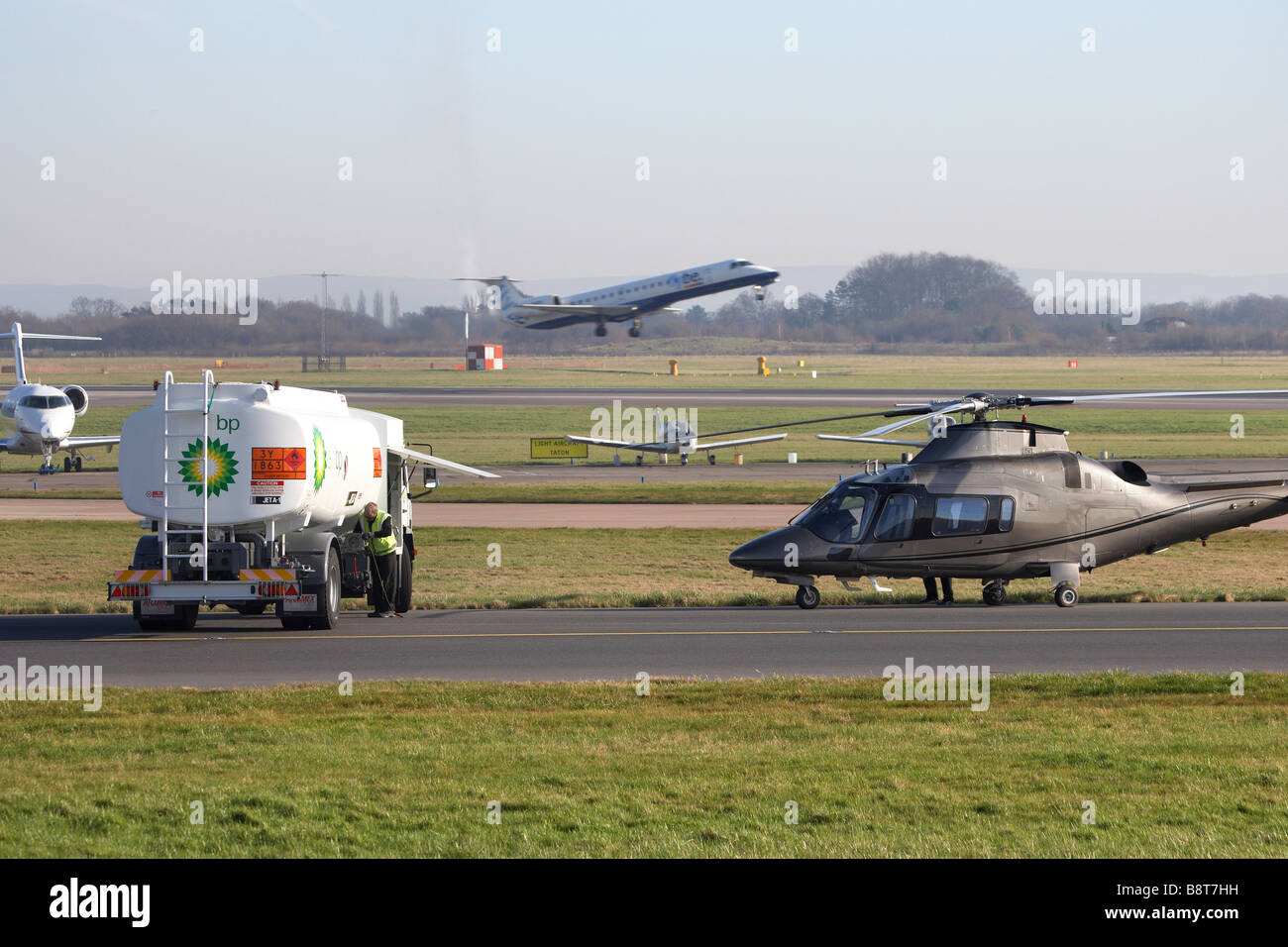 Bp tanker hi-res stock photography and images - Alamy