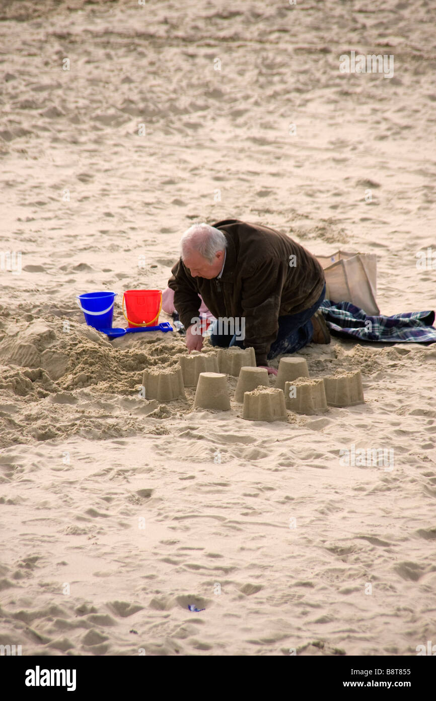 Uk summer holiday sand castles hi-res stock photography and images - Alamy