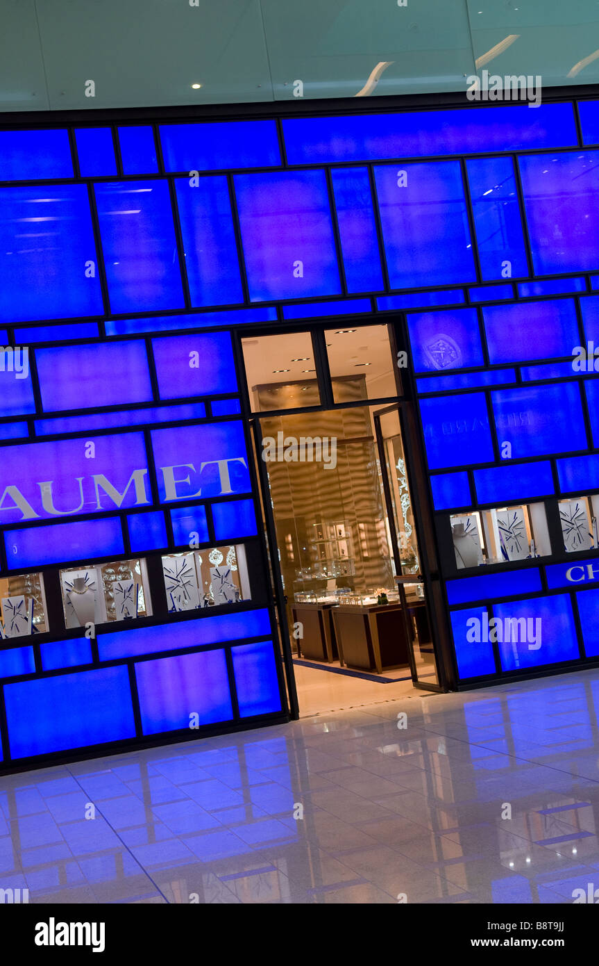 shopping mall interior, dubai, uae Stock Photo - Alamy