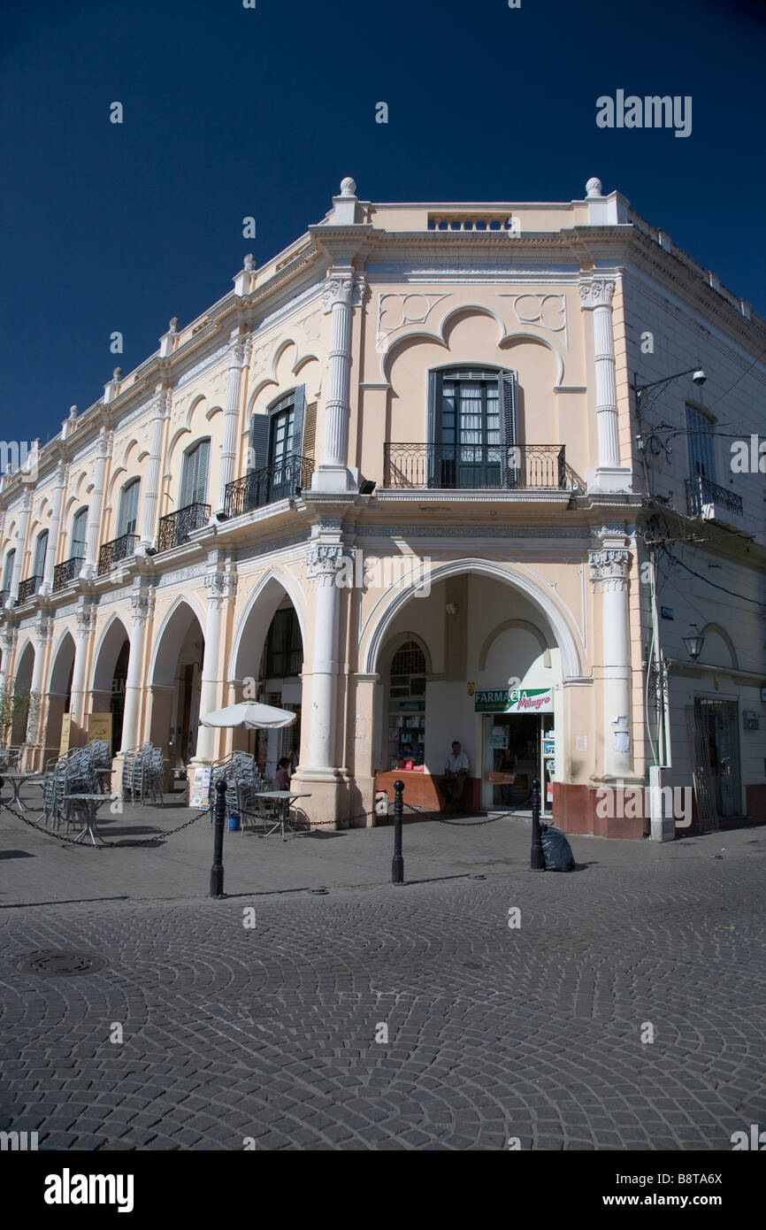 Street frontage hi-res stock photography and images - Alamy