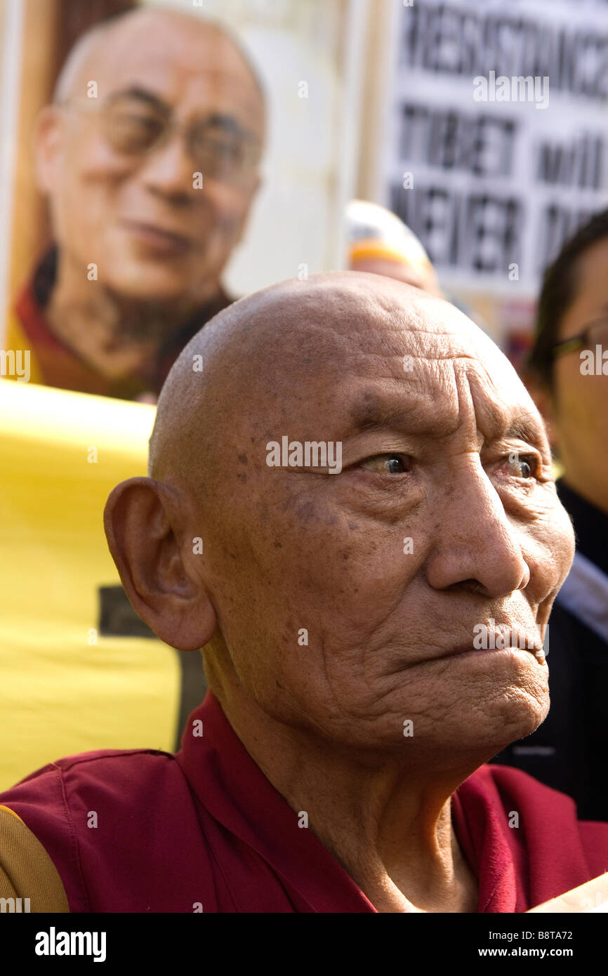 Palden Gyatso Tibetan monk Stock Photo - Alamy