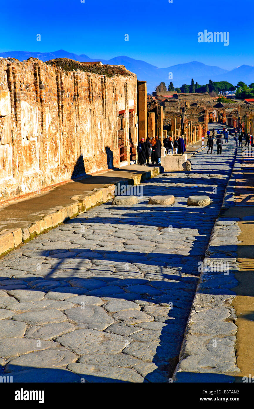 Casts of bodies of pompeii hi-res stock photography and images - Alamy