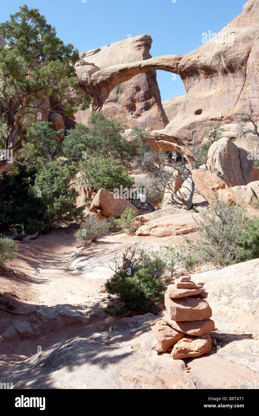 Arches path pathway hi-res stock photography and images - Alamy