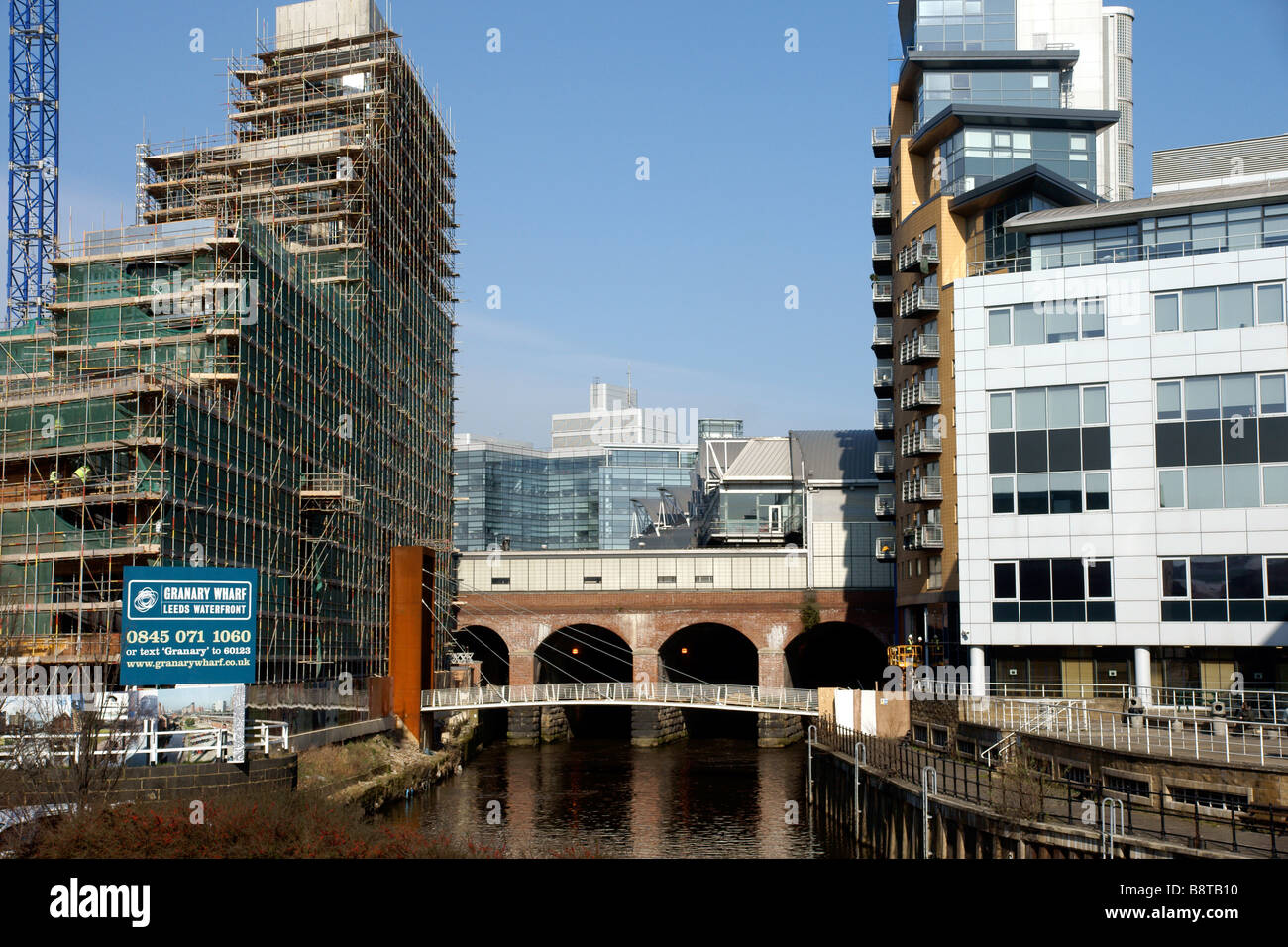 Leeds waterfront area hi-res stock photography and images - Alamy