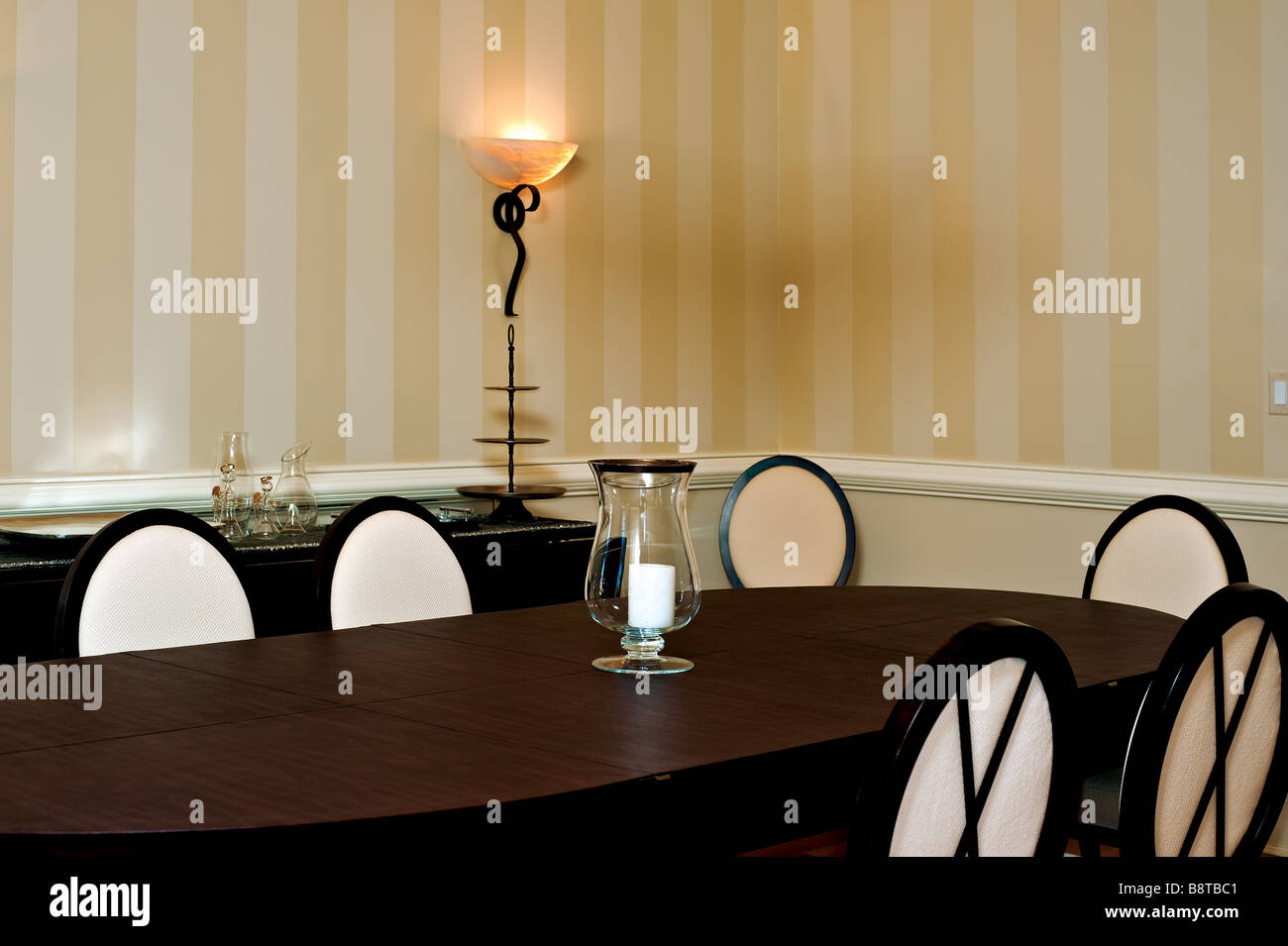 Elegant Dining Room Stock Photo - Alamy