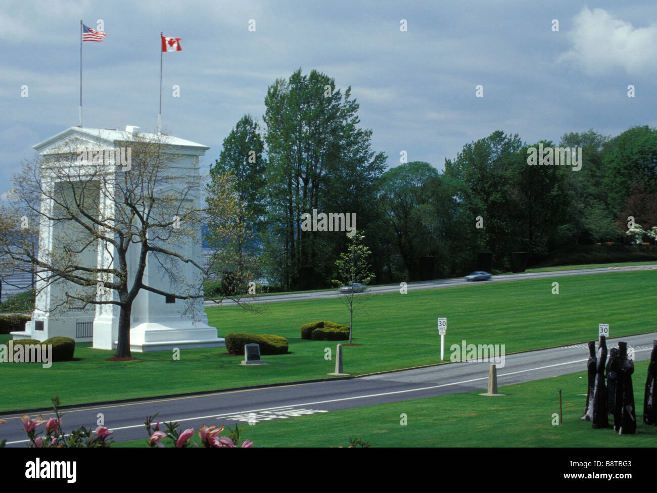 Us canada border peace hi-res stock photography and images - Alamy