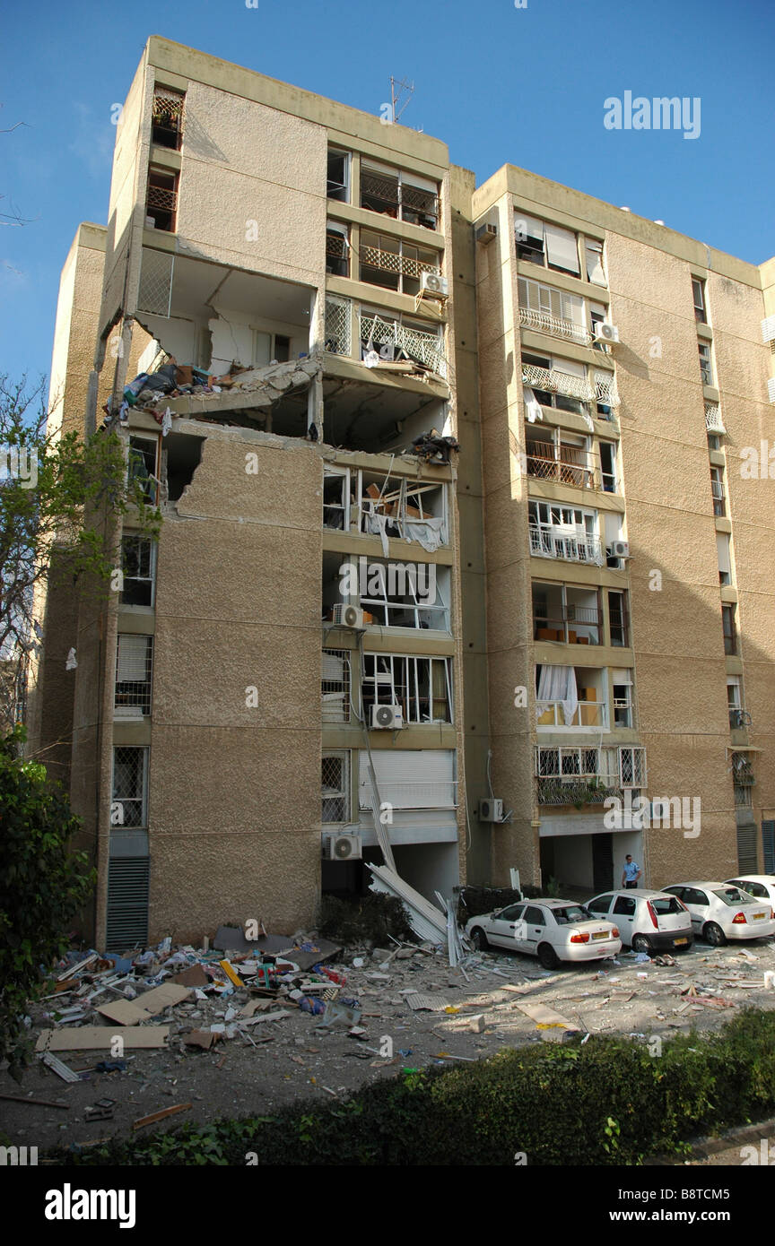 Bomb blast building hi-res stock photography and images - Alamy