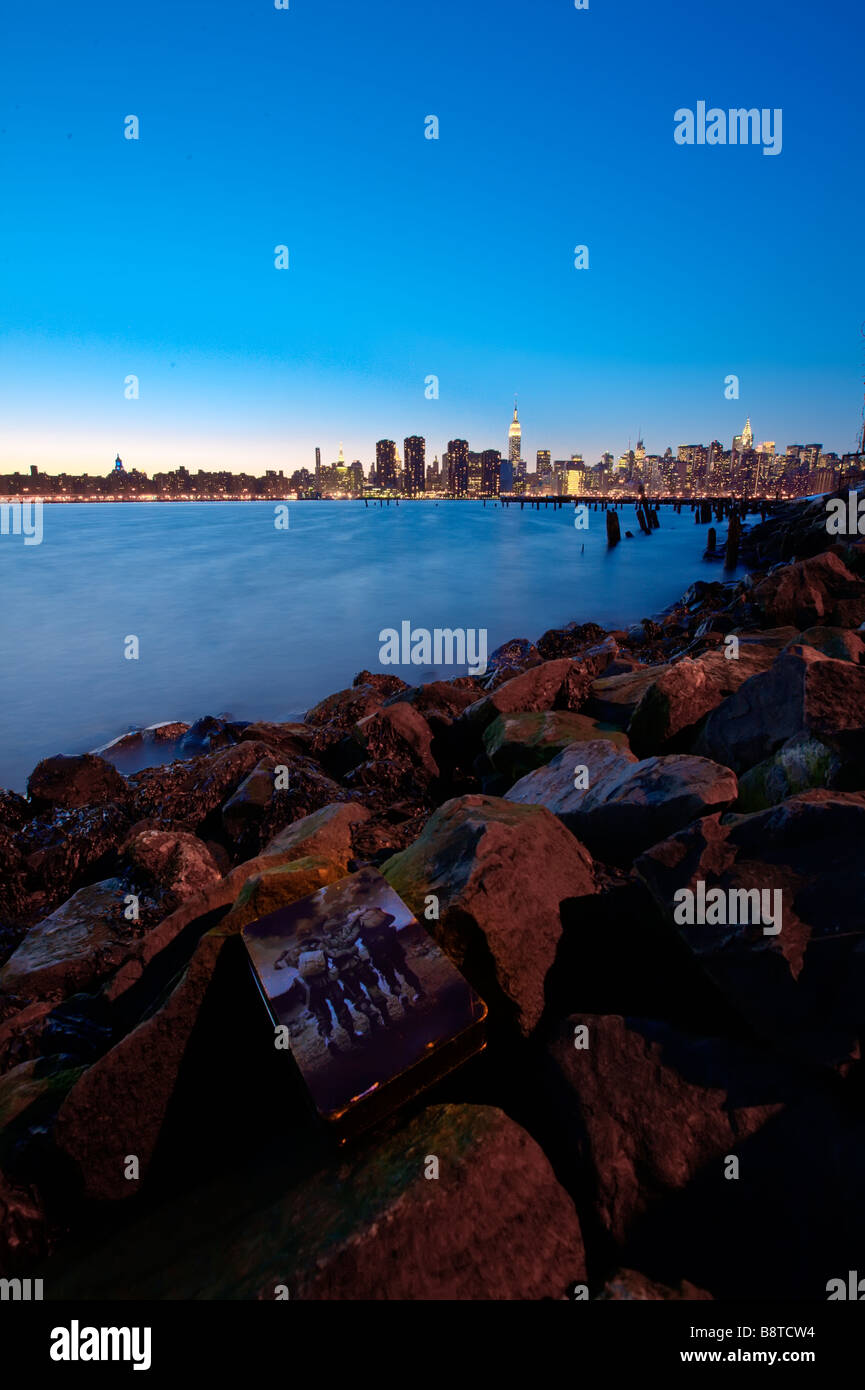 View manhattan from greenpoint brooklyn hi-res stock photography and ...