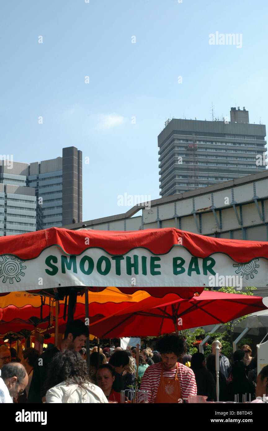 Smoothie stall hi-res stock photography and images - Alamy