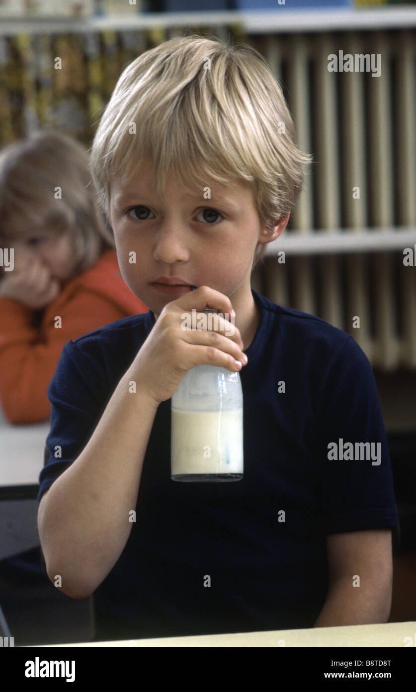 Historical image of primary school hi-res stock photography and images ...